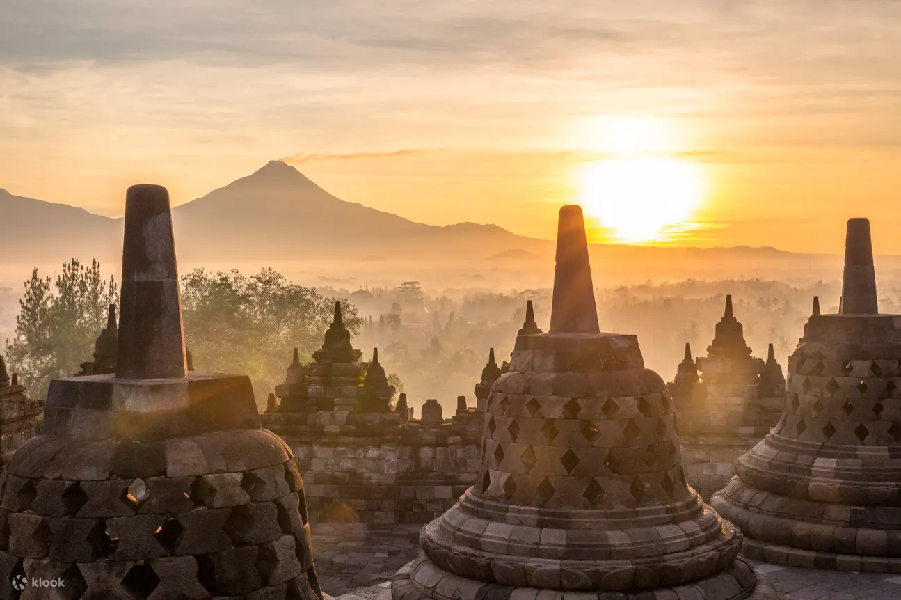 Borobudur Temple Climb to the Top, Explore mount merapi with jeep ...